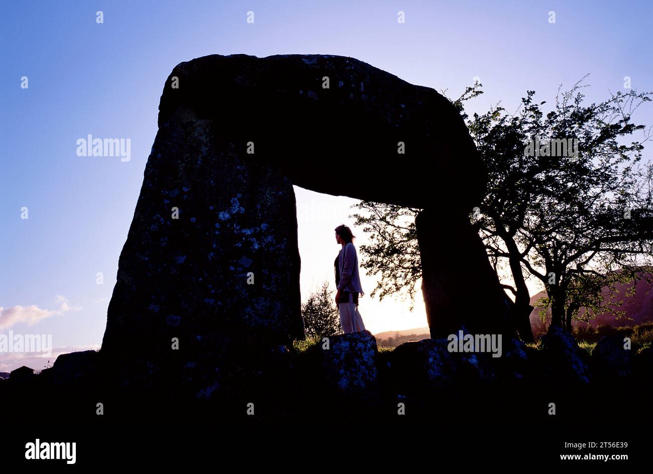 Portal tombe hi-res stock photography and images - Alamy