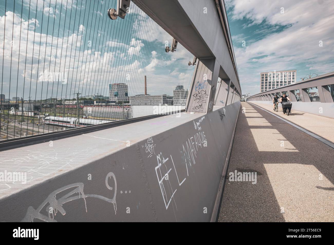 Arnulfsteg, pedestrian and cycle traffic between Donnersbergerbruecke ...
