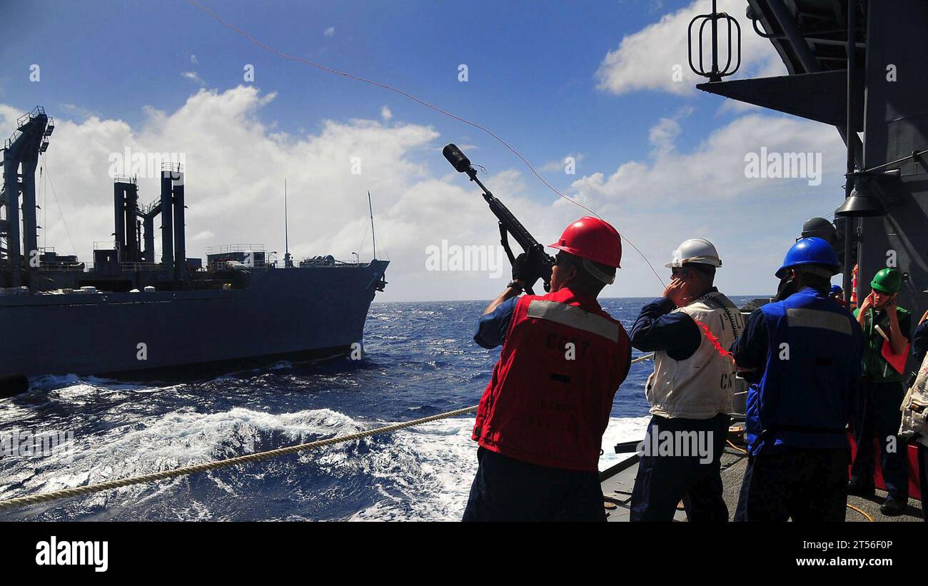 RAS, USNS San Jose (T-AFS 7), USS Lake Champlain (CG 57 Stock Photo - Alamy