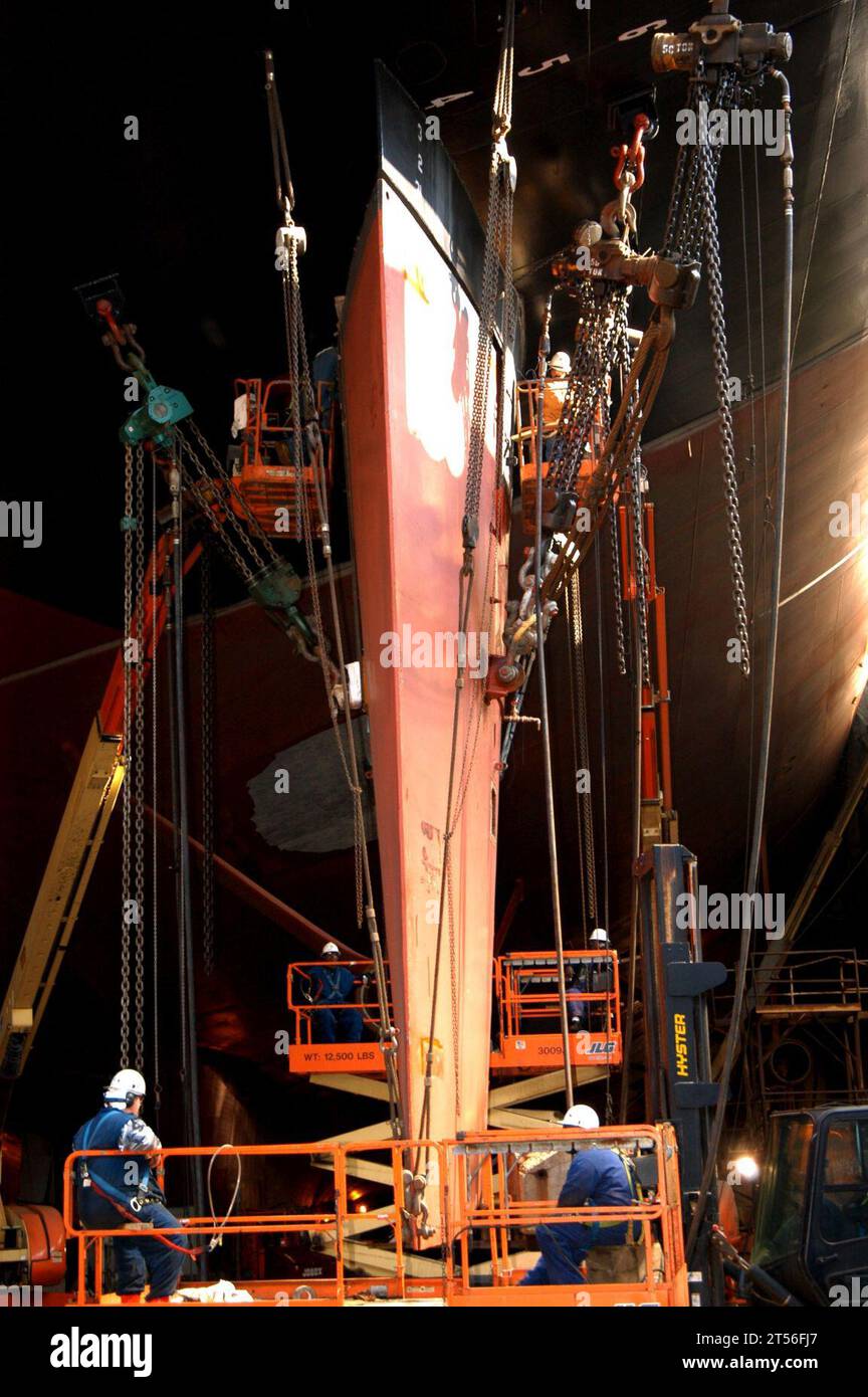 Refueling Complex Overhaul (RCOH), rudder project, USS Carl Vinson (CVN ...