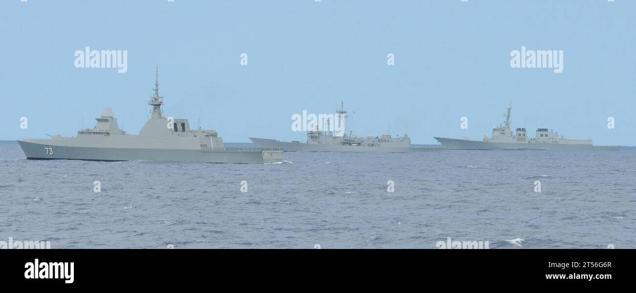Uss mcclusky ffg 41 hi-res stock photography and images - Alamy