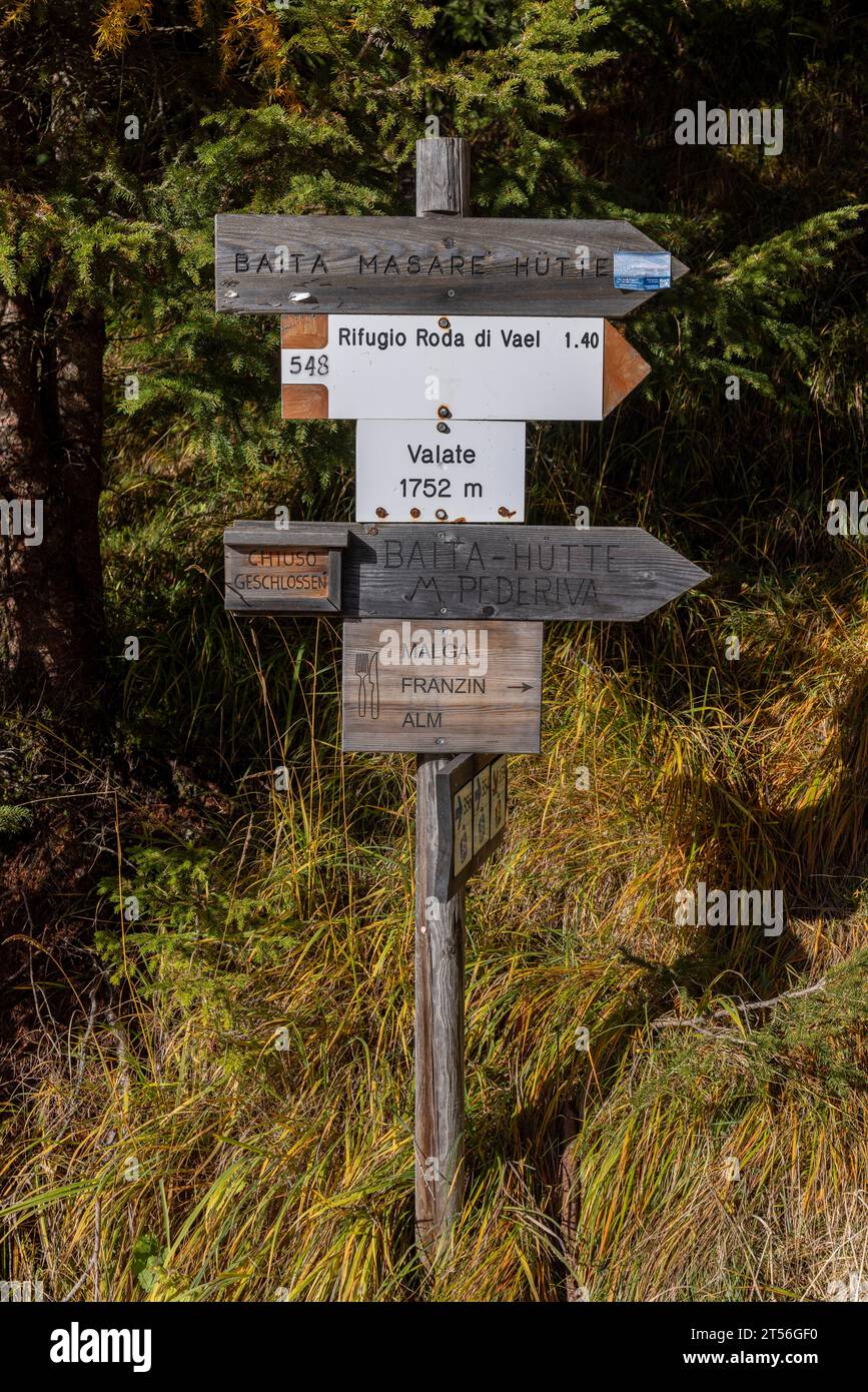 Signpost to the Rifugio Roda di Vael (Red Wall Hut), hiking trail sign ...