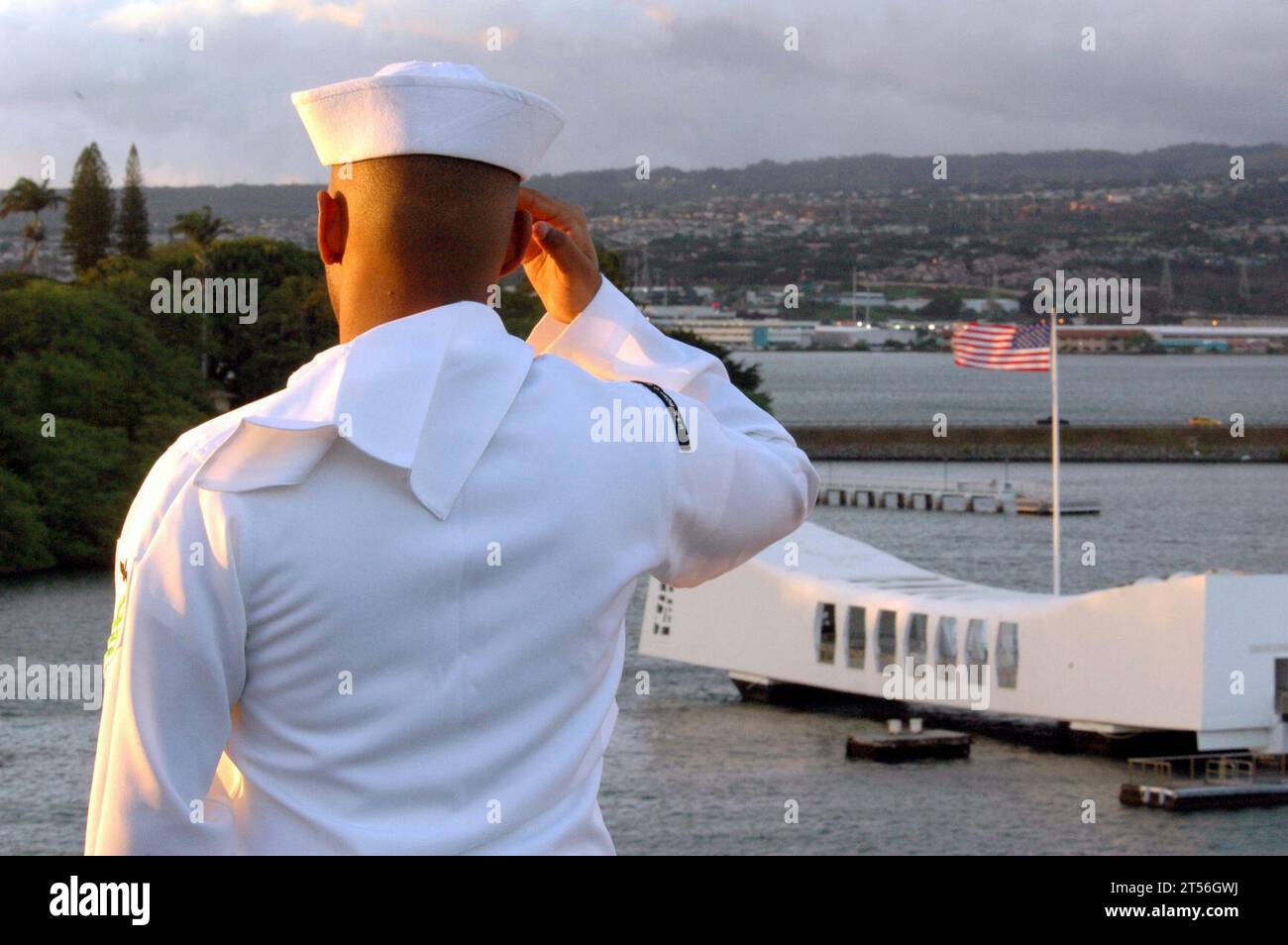 Sailor, USS Arizona Memorial, USS Ronald Reagan (CVN 76 Stock Photo - Alamy