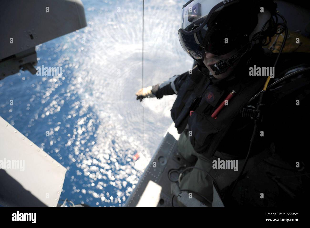 Sailors, Search and Rescue, U.S. Navy, USS George H.W. Bush (CVN 77 ...
