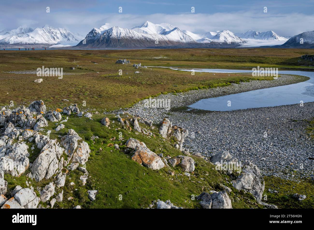 Rocks, tundra, lake, snowy mountains, Down Islands, Dunoyane ...