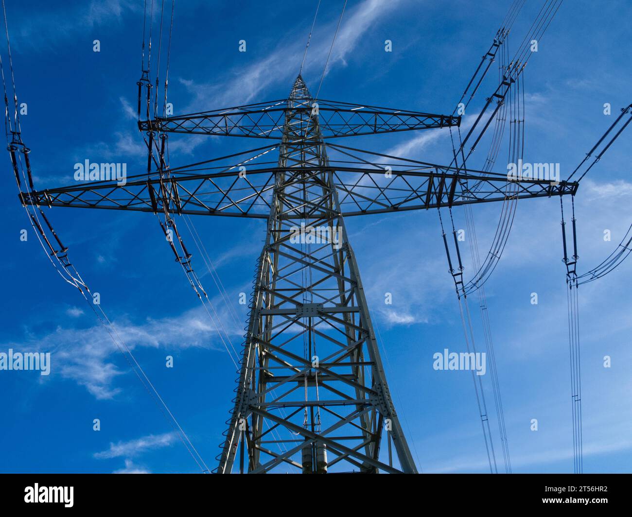 Power supply mast hi-res stock photography and images - Alamy
