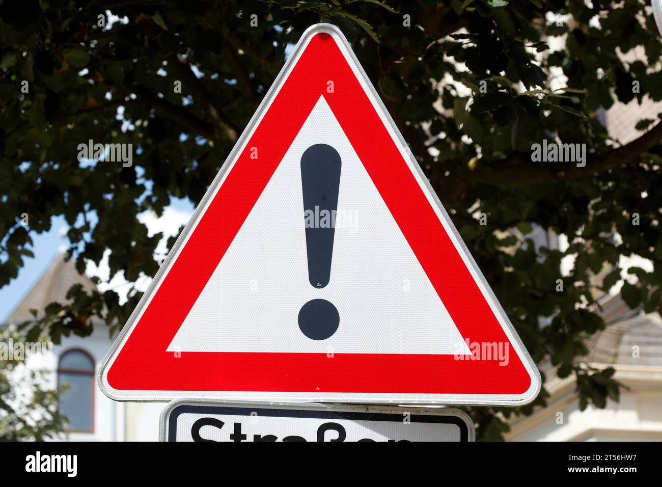 Exclamation mark road sign hi-res stock photography and images - Alamy
