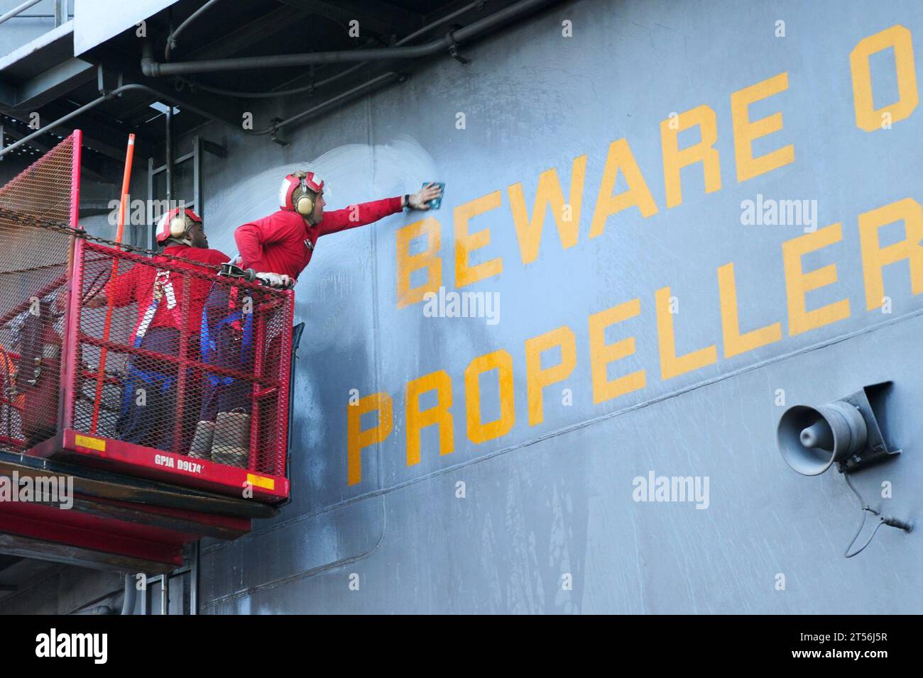scurb, South China Sea, superstructure, USS Ronald Reagan (CVN 76 Stock ...