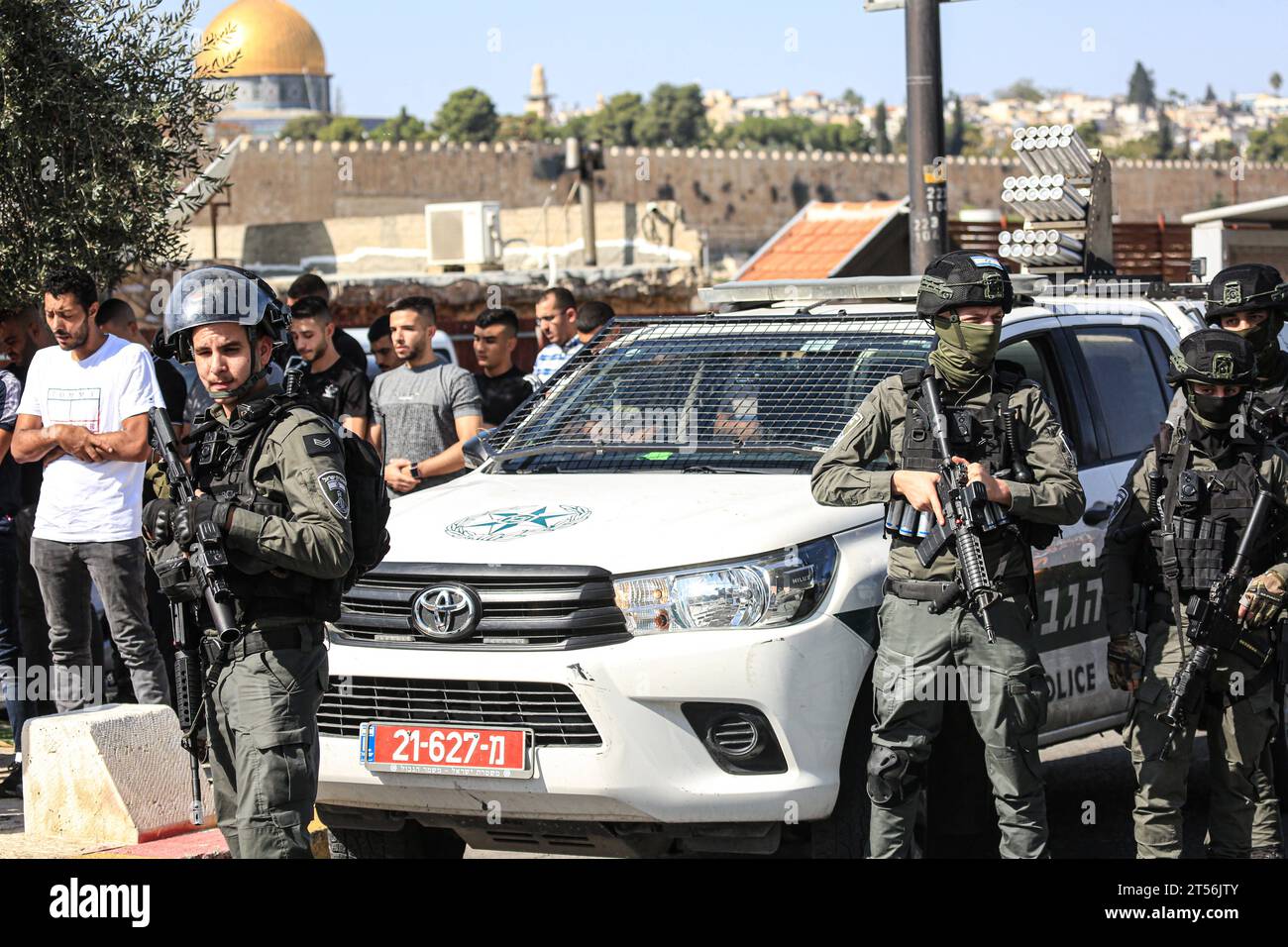 Ras al-Amud, Jerusalem. November 3, 2023. Israeli security stand guard ...
