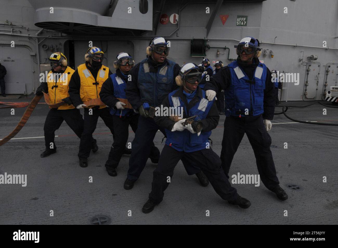 simulated Bravo fire, training, USS Kearsarge (LHD 3 Stock Photo - Alamy
