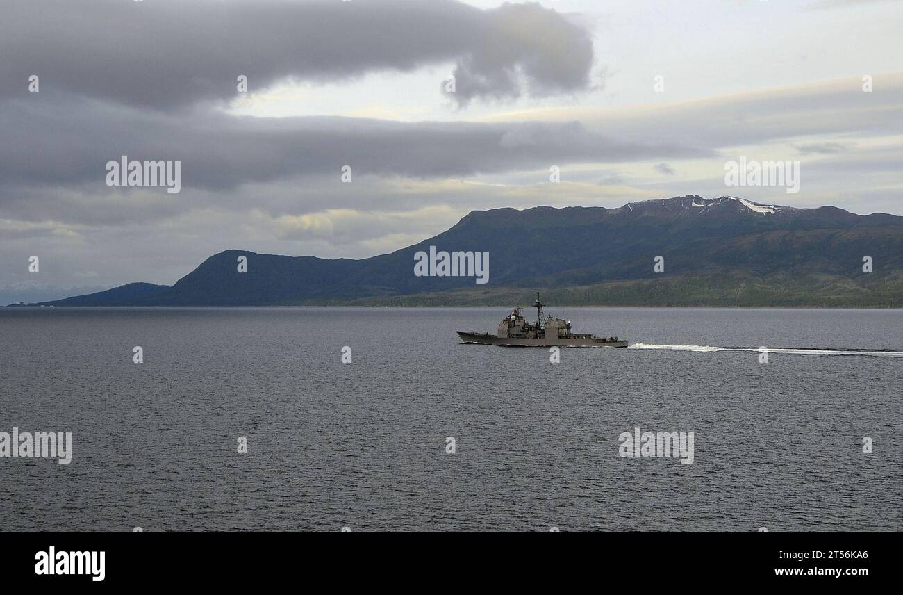 southern seas 2010, Staits of Magellan, USS Bunker Hill (CG 52), USS ...