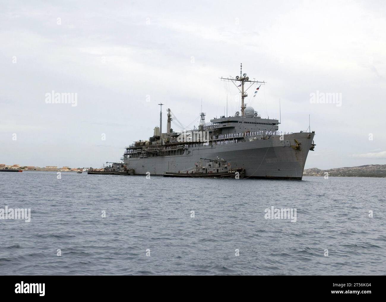 Submarine tender USS Emory S. Land (AS 39 Stock Photo - Alamy