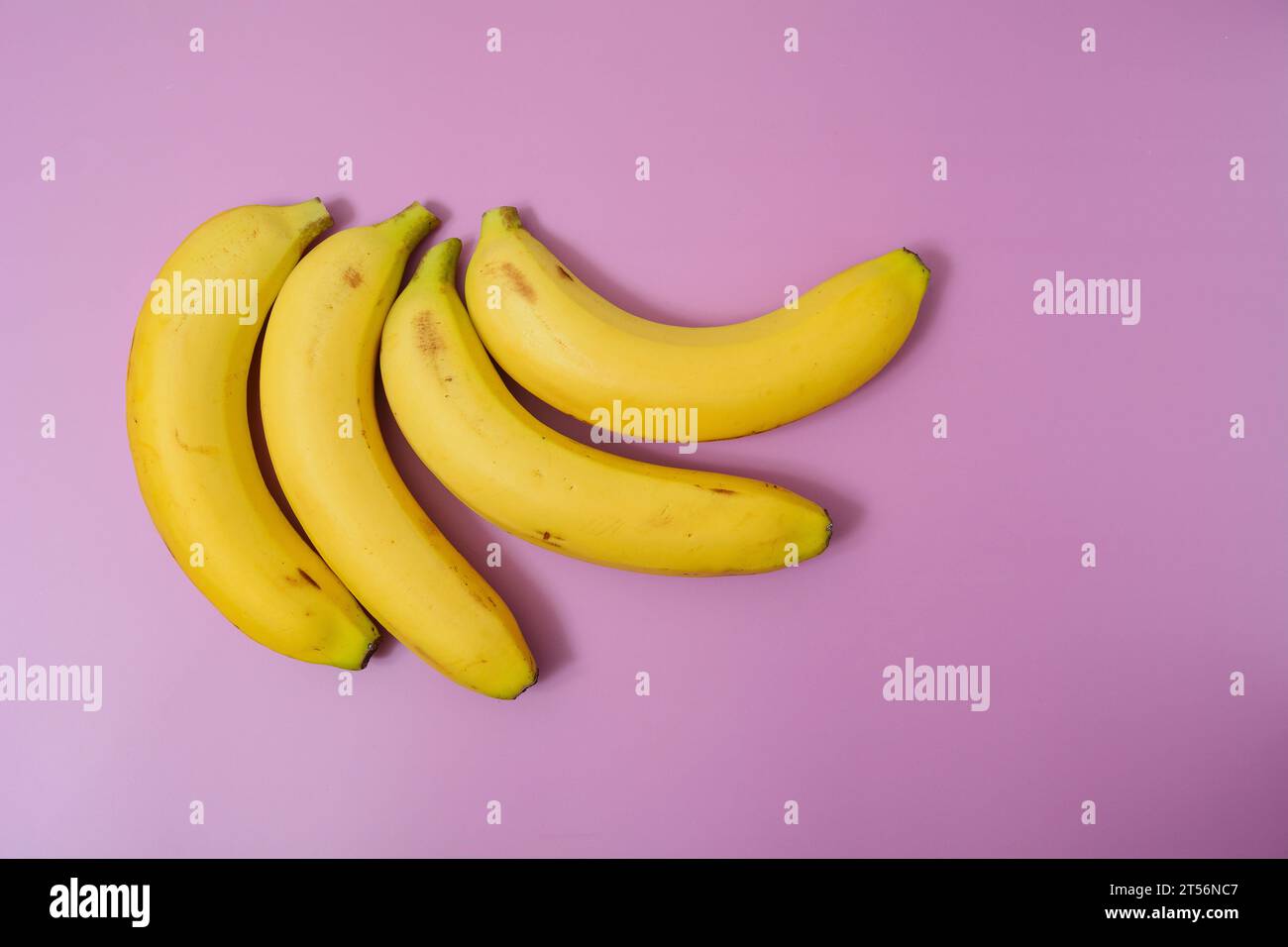 Four bananas hi-res stock photography and images - Alamy