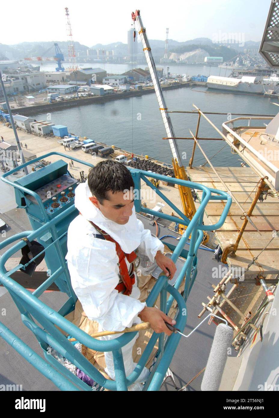 amphibious Command ship USS Blue Ridge (LCC 19), Blue Ridge crew ...