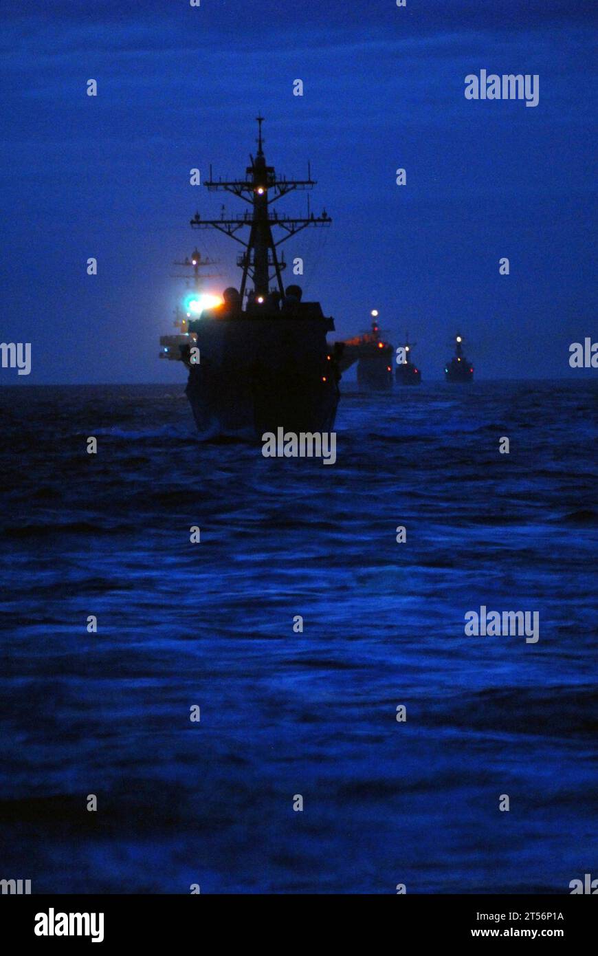 Arleigh Burke-class guided missile cruiser USS Momsen (DDG 92), Carrier ...