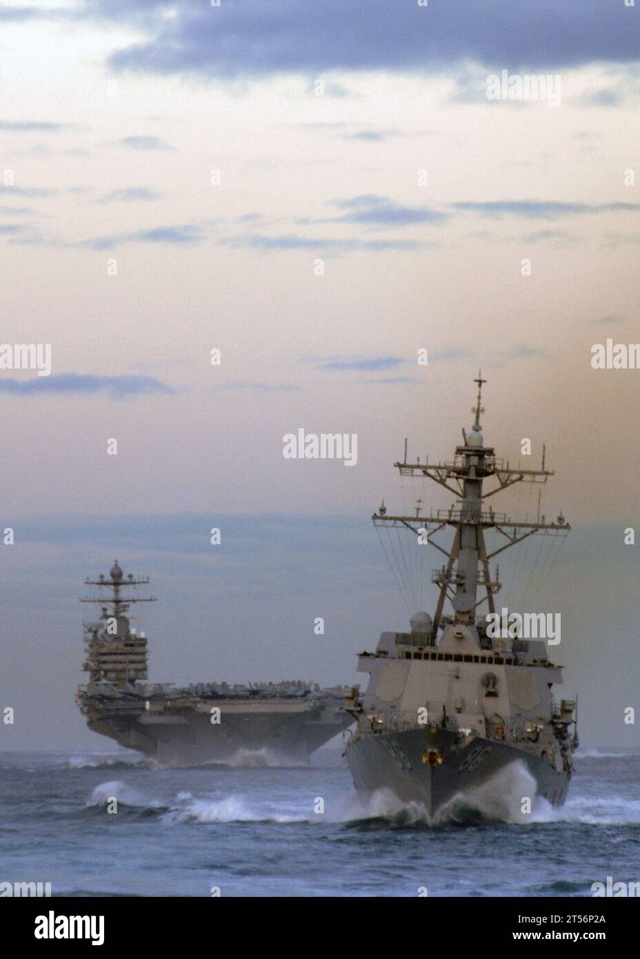 Arleigh Burke-class guided missile cruiser USS Momsen (DDG 92), Carrier ...