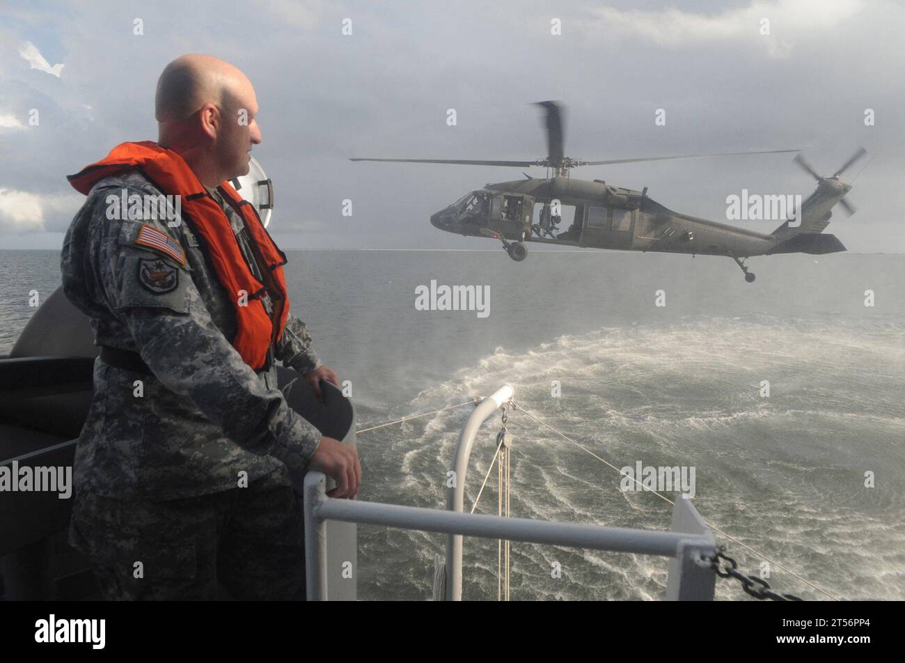 US Navy 0909170856O-001 Brig. Gen. Thomas J. Sellars observes five UH ...