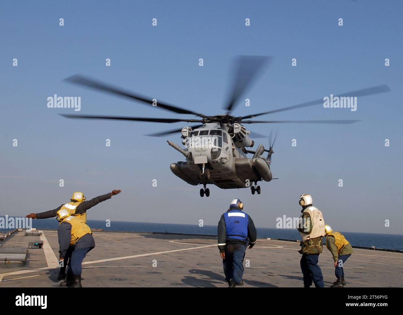 amphibious, amphibious dock landing ship, Amphibious Ready Group ...