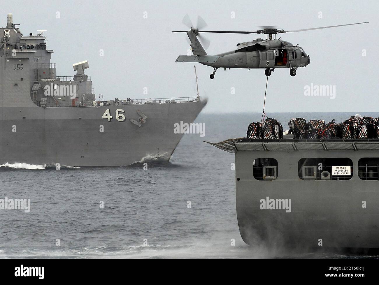 Amphibious Ready Group USS Harpers Ferry (LSD 49), helicopter sea ...