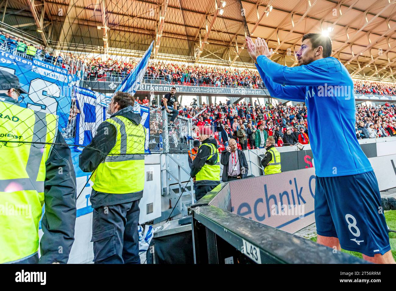 Applause curve hi-res stock photography and images - Alamy