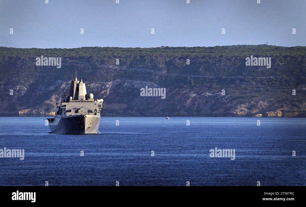 2nd Battalion, 2nd Marine Regiment, AAV, ACU 4, Amphibious Assault ...