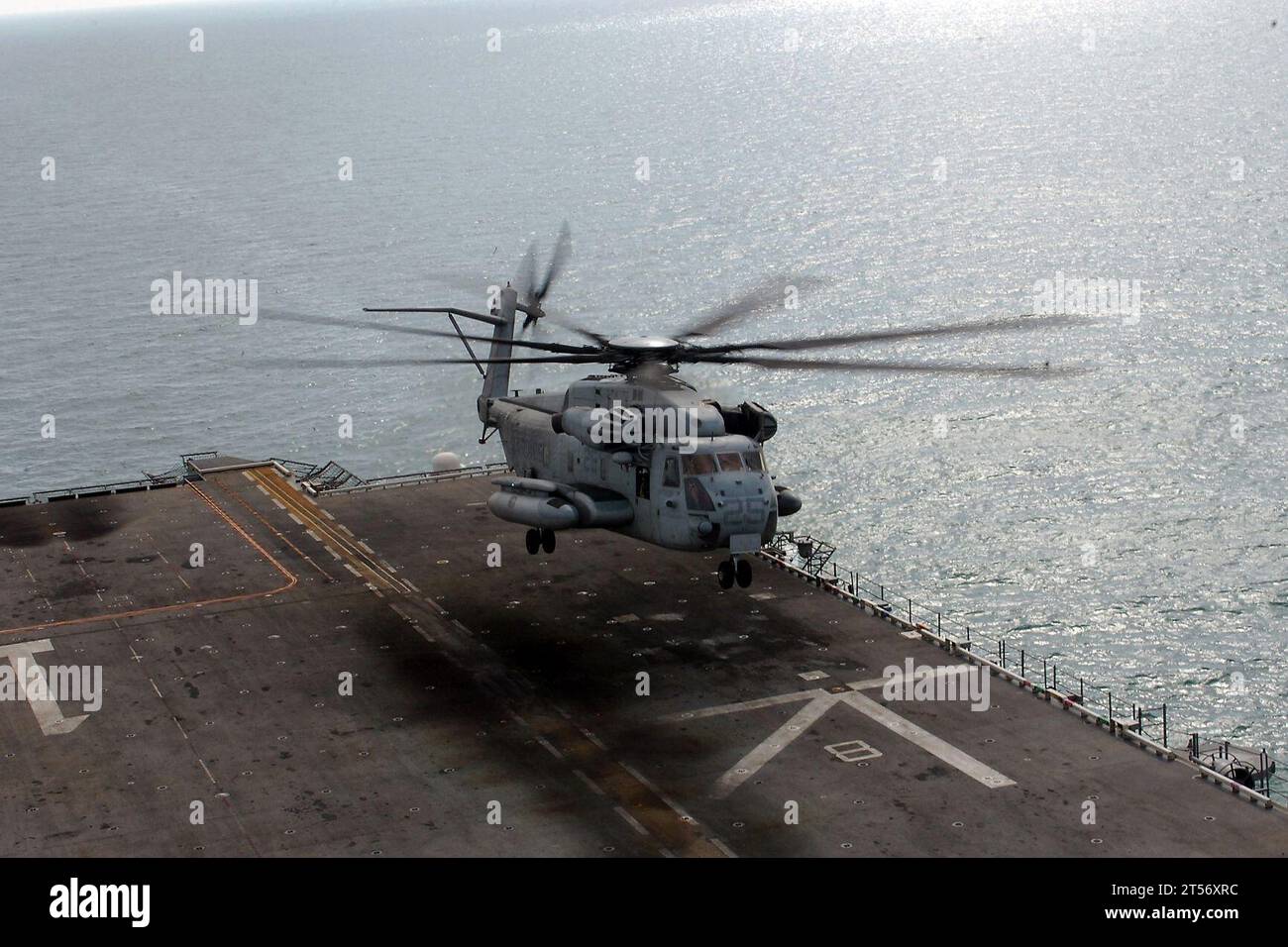 US Navy A CH-53E Super Stallion from Marine Medium Helicopter Squadron ...