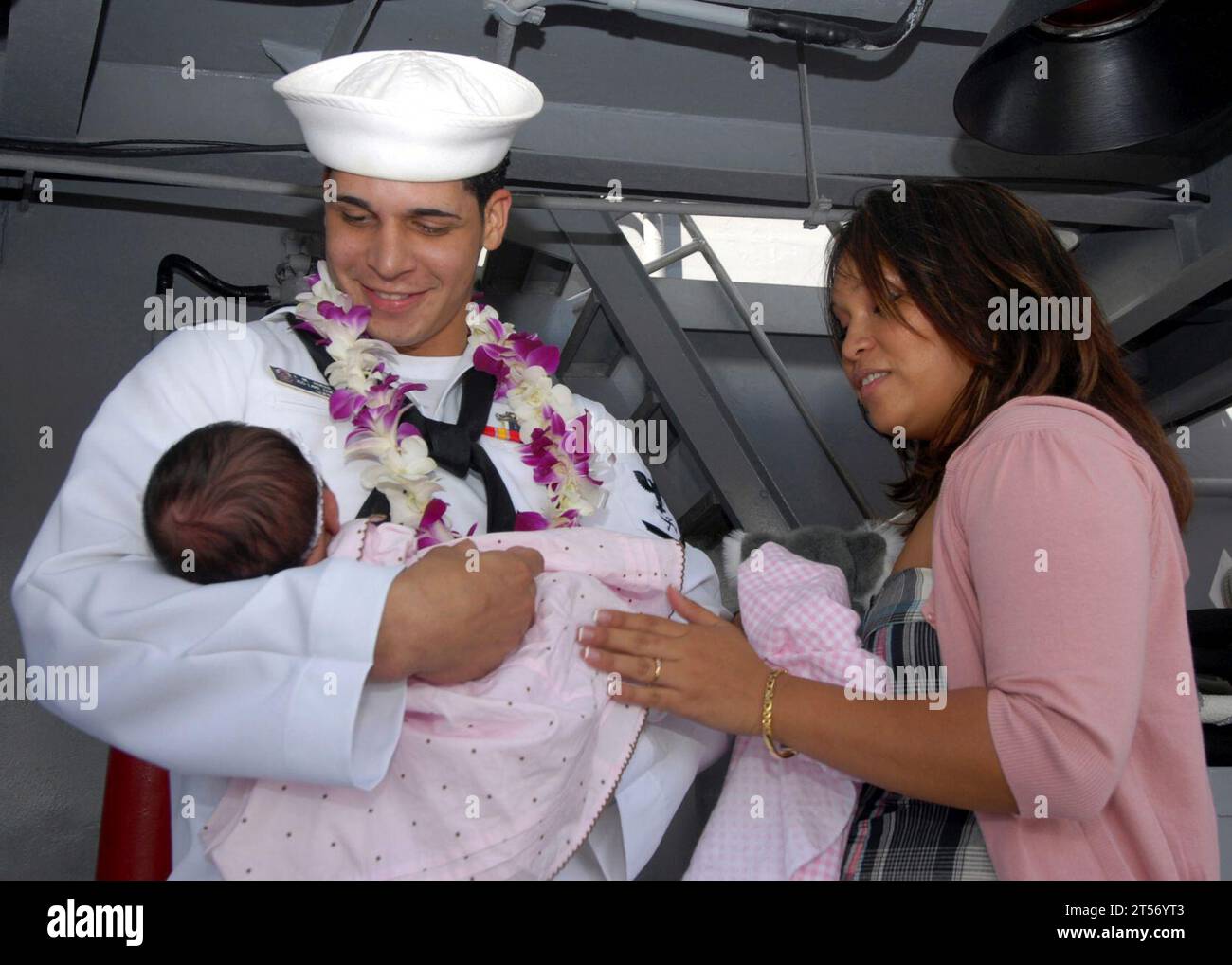 US Navy A Sailor from Ticonderoga-class guided-missile cruiser USS Lake ...