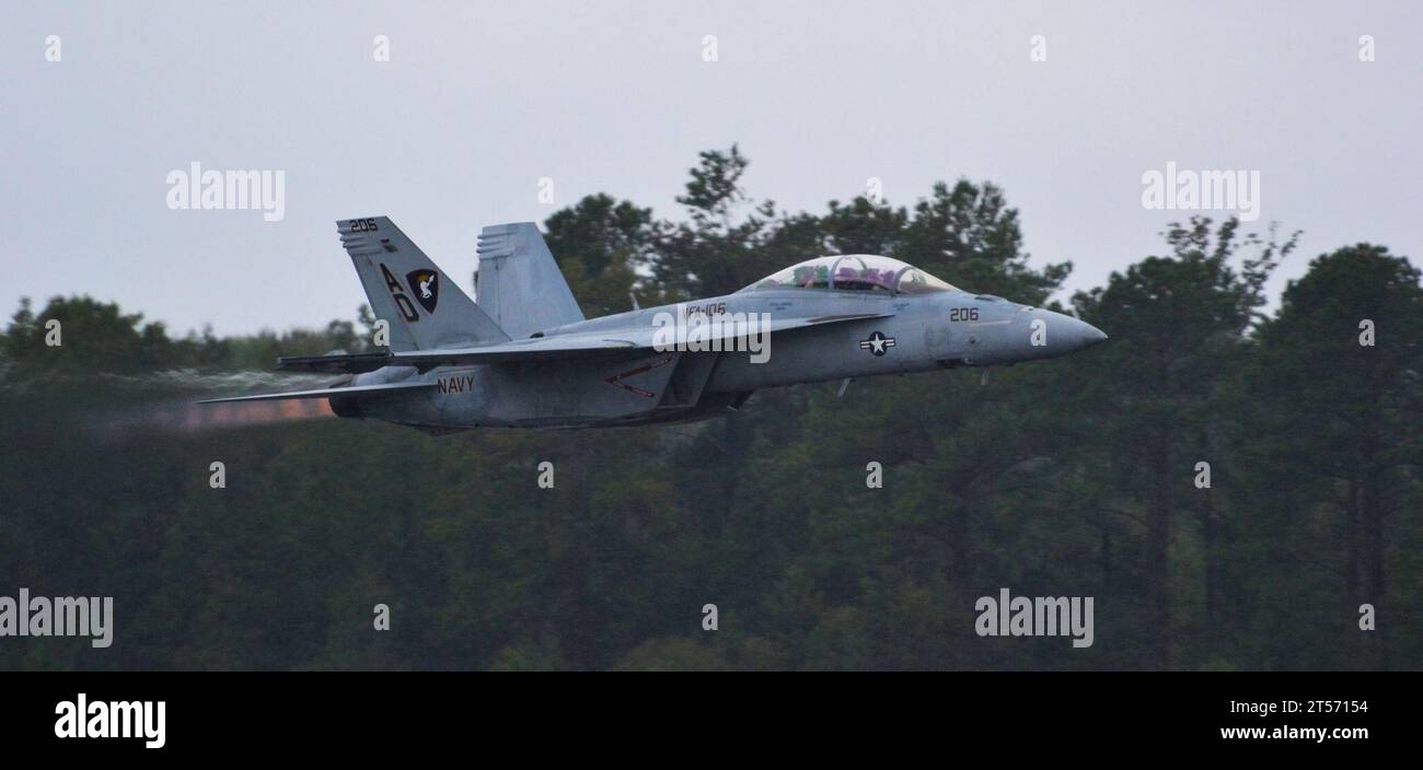 US Navy An F18 Hornet from the East Coast Super Hornet Demonstration ...