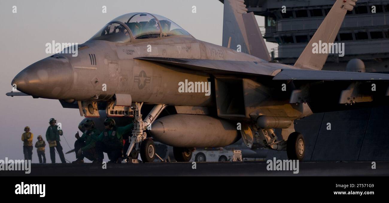 US Navy An F18F Super Hornet assigned to Strike Fighter Squadron (VFA ...