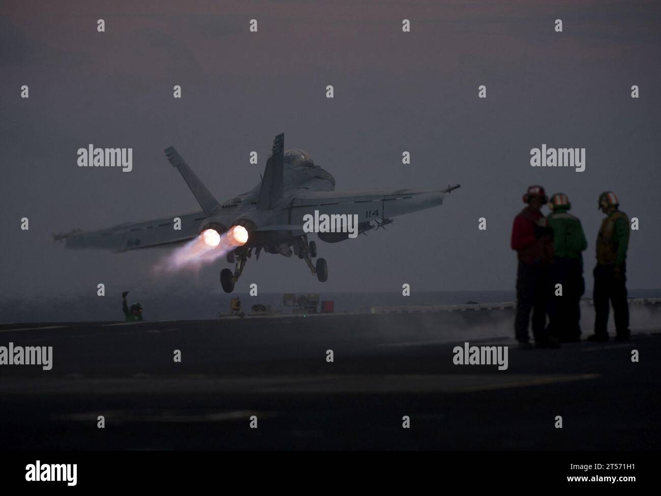 US Navy An F18F Super Hornet assigned to Strike Fighter Squadron (VFA ...