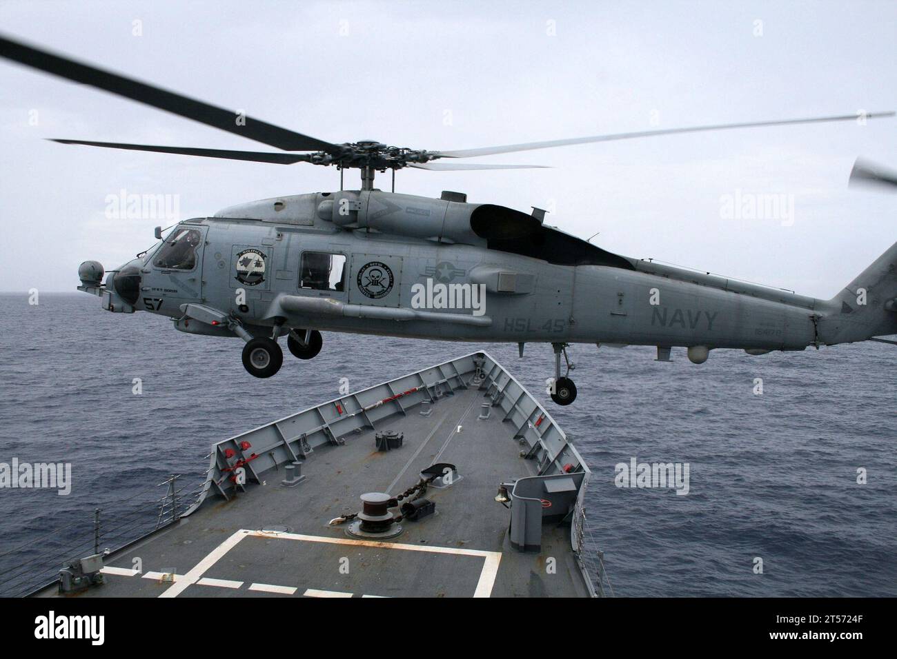 US Navy An SH-60B Sea Hawk helicopter assigned to the Wolfpack of ...