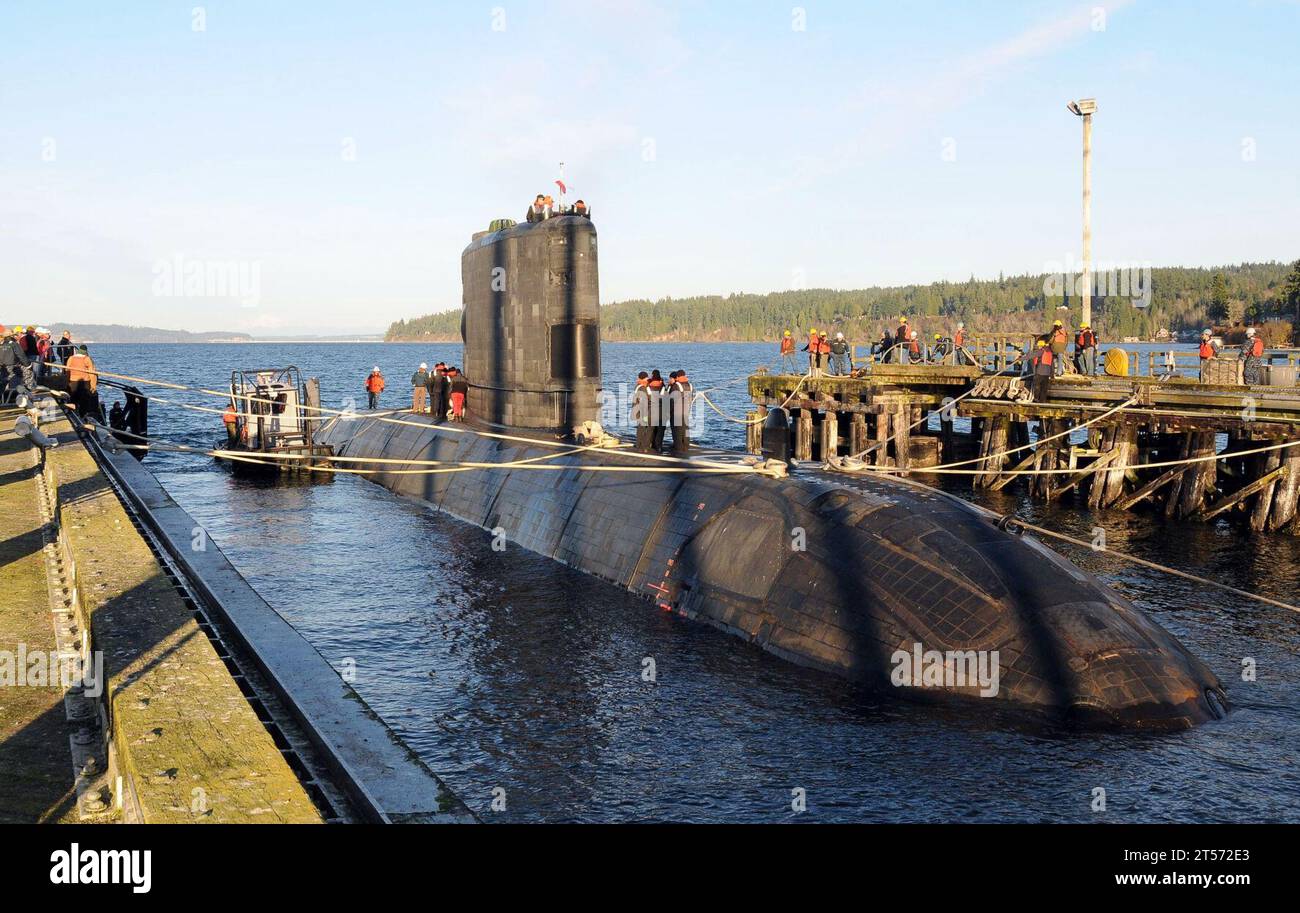 US Navy BANGOR, Wash. (Dec. 12, 2011) The Royal Canadian Navy long ...