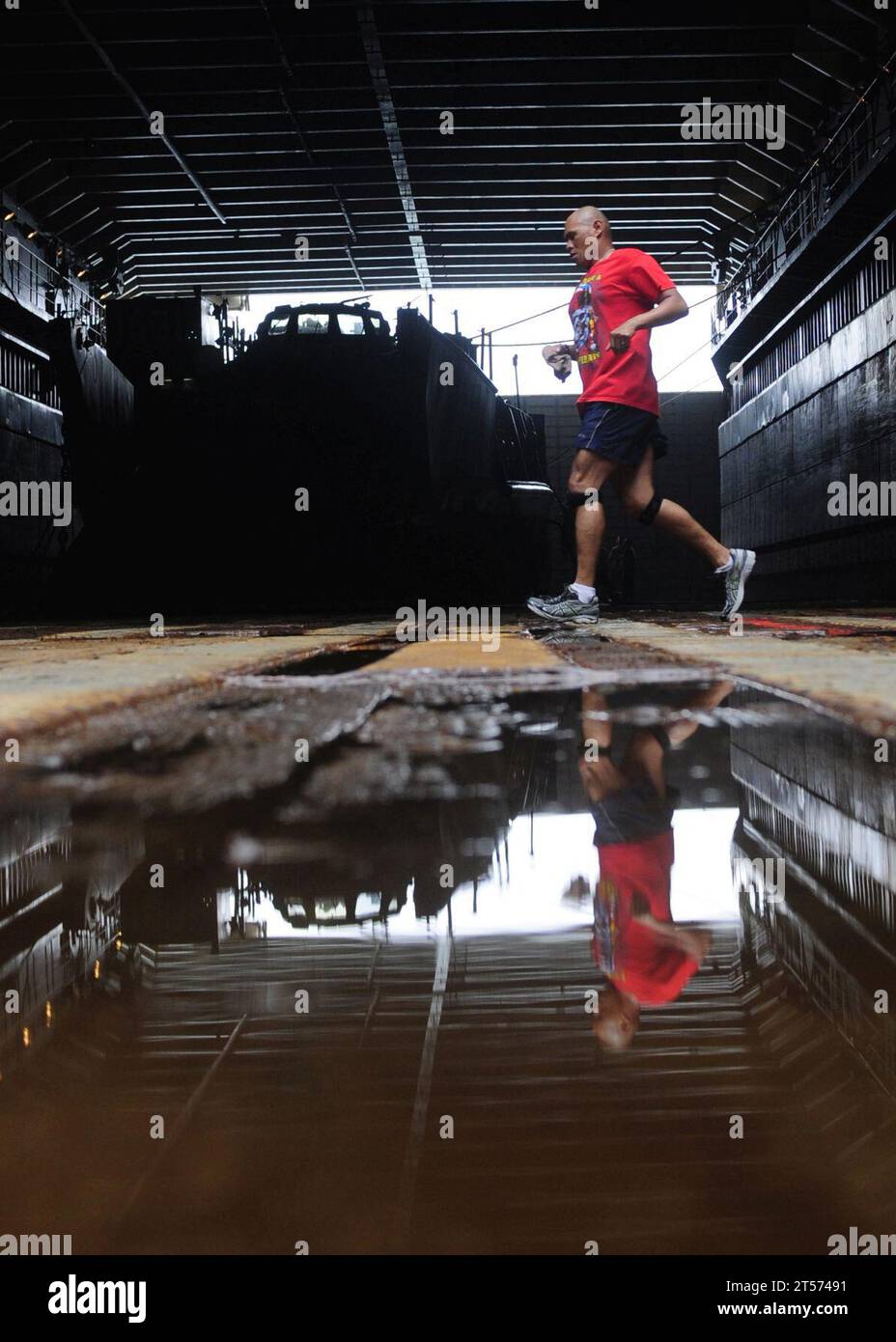 US Navy Gunnery Stock Photo - Alamy