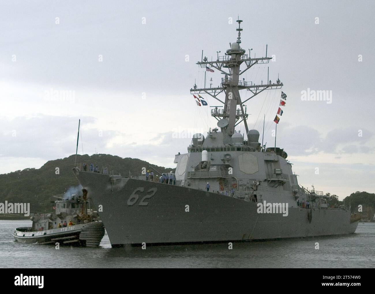 US Navy Large harbor tug Manistee (YTB 782) assists Arleigh Burke-class ...