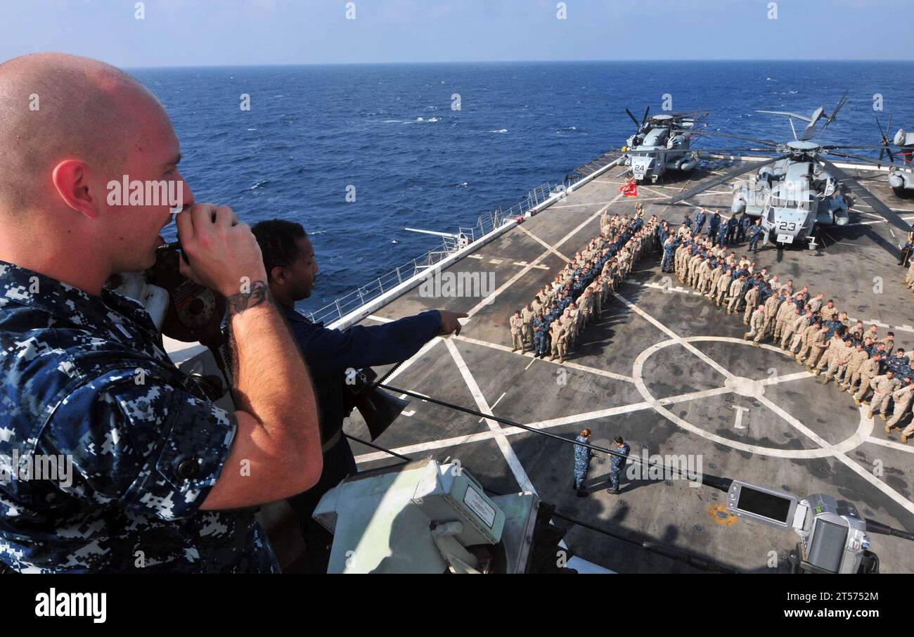 US Navy Lt j.g. and Chief Stock Photo - Alamy