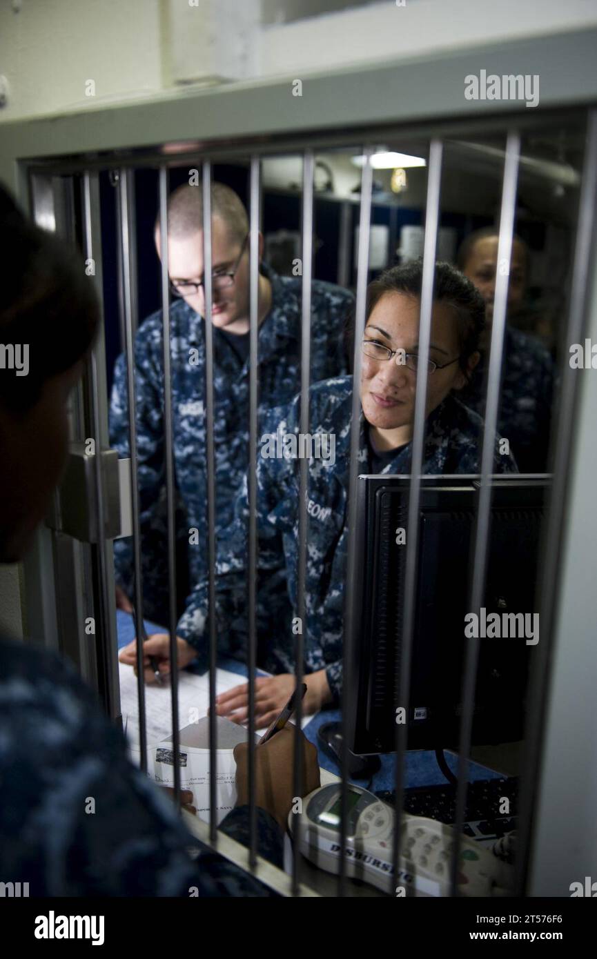 US Navy Personnel Stock Photo - Alamy