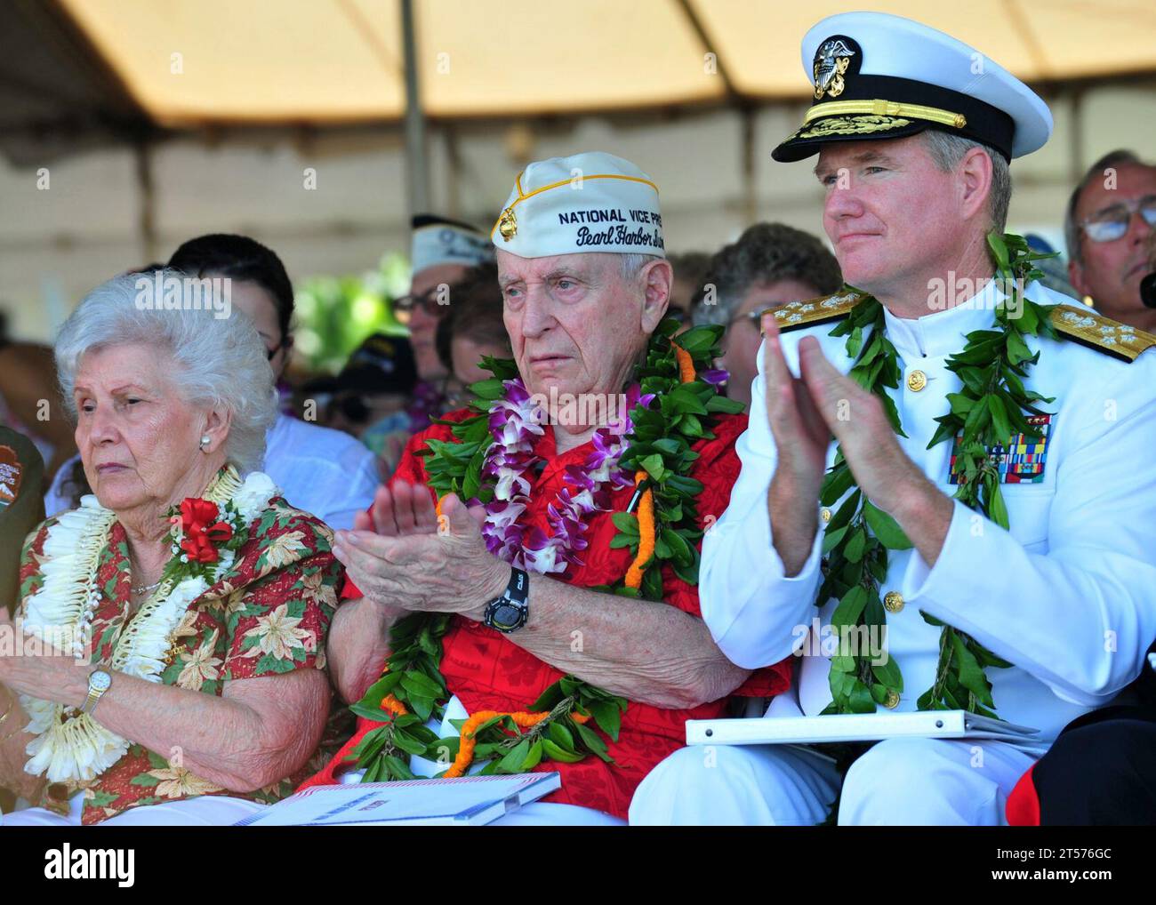 US Navy Pearl Harbor survivor Mal Middlesworth and Adm. Patrick Walsh ...