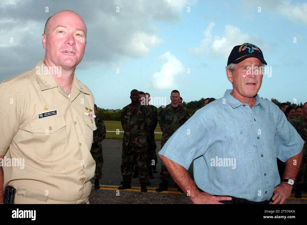 US Navy President George W. Bush and Stock Photo - Alamy