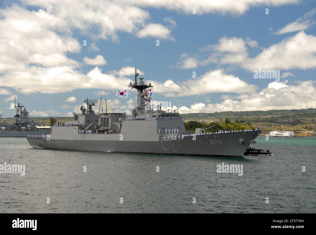 US Navy Republic of Korea Ship (ROKS) Munmu the Great (DDH 976) passes ...