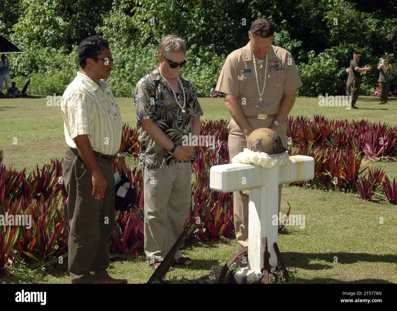 US Navy Republic of Palau President Tommy Remengesau Jr., Palau Charge ...