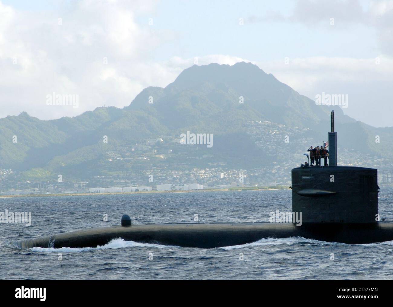 US Navy Sailors aboard the fast-attack submarine USS Bremerton (SSN 698 ...
