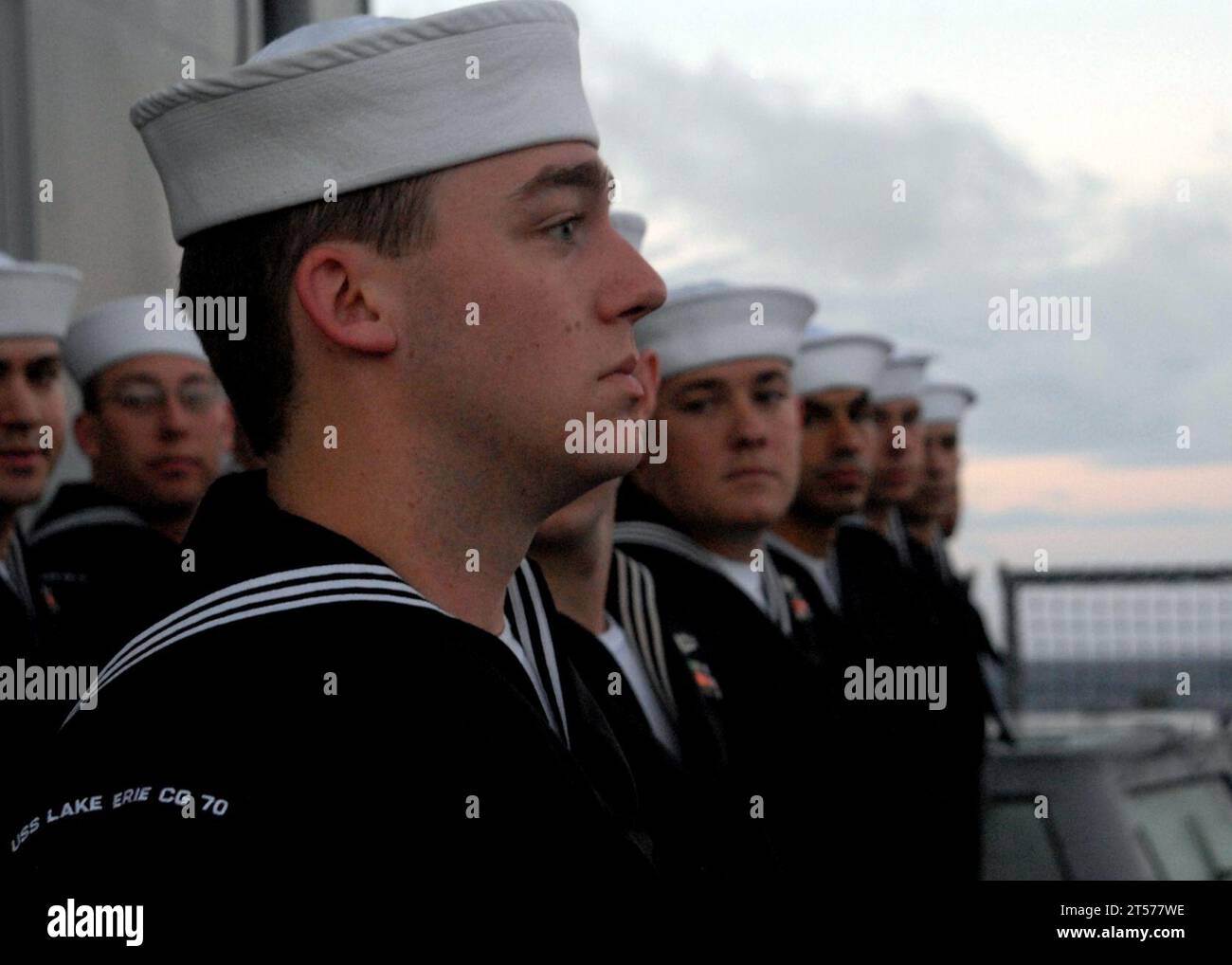 US Navy Sailors aboard the Ticonderoga-class guided-missile cruiser USS ...
