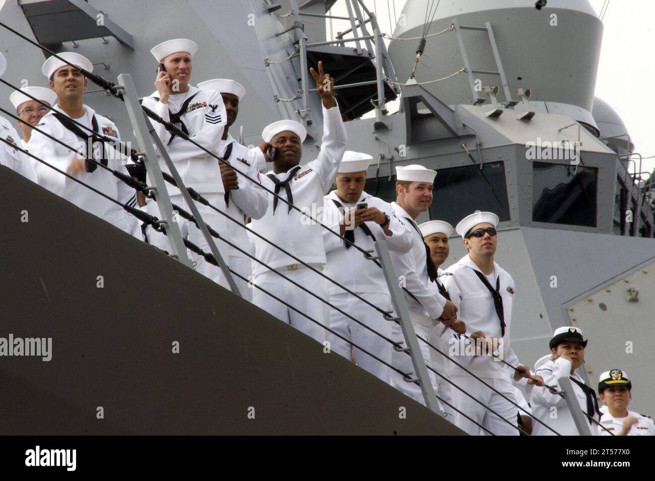 US Navy Sailors aboard the guided-missile destroyer USS Spruance (DDG ...