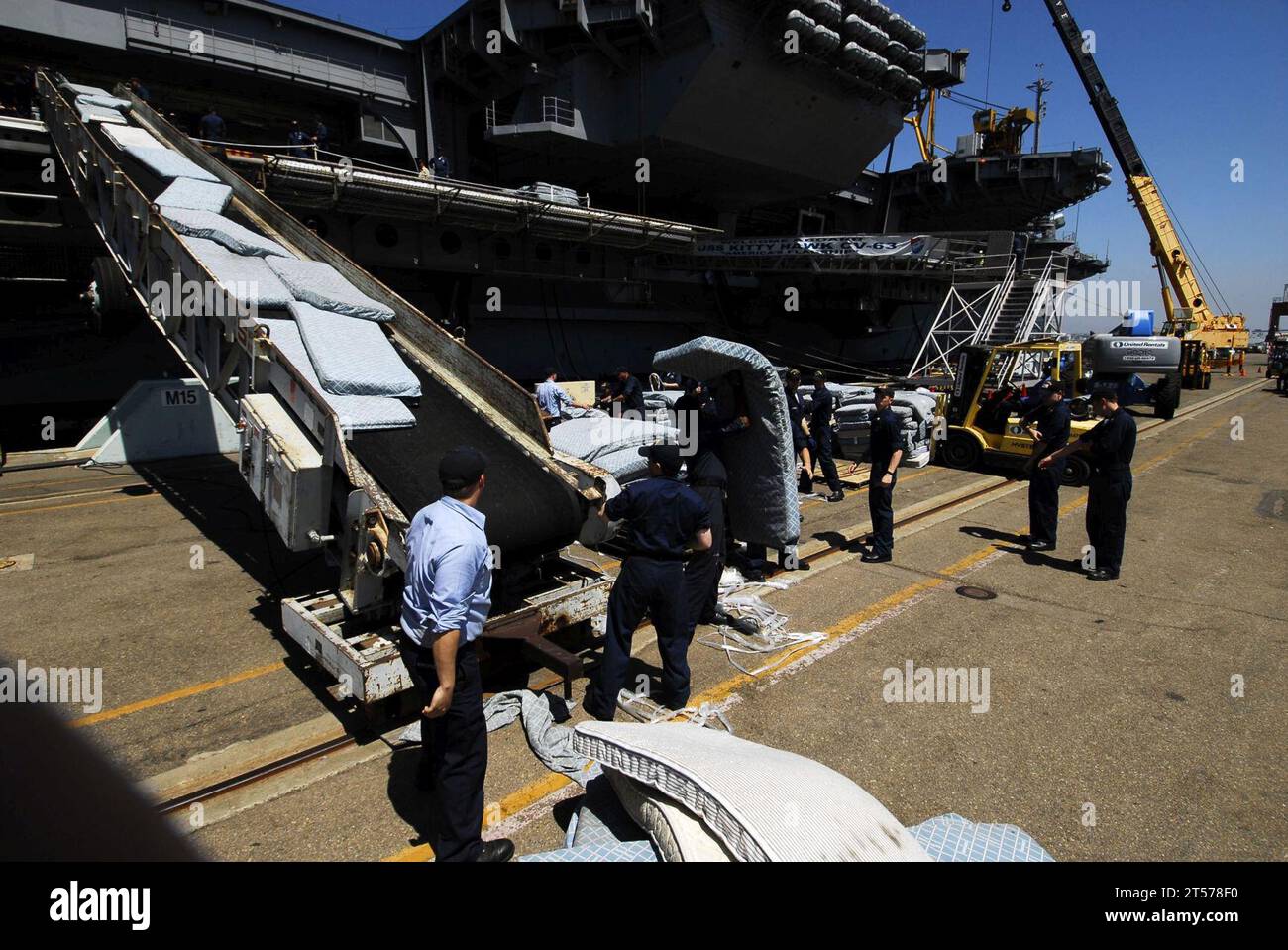 Uss kitty hawk island hi-res stock photography and images - Alamy