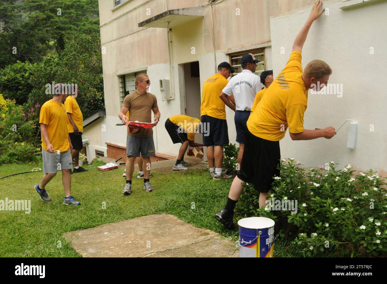 US Navy Sailors assigned to the guided-missile frigate USS Stephen W ...