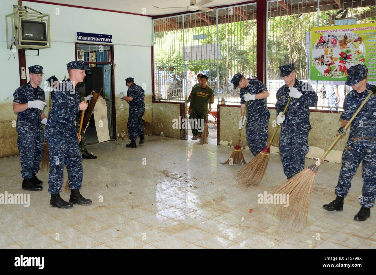 US Navy Sailors from the guided-missile destroyer USS Lassen (DDG 82 ...