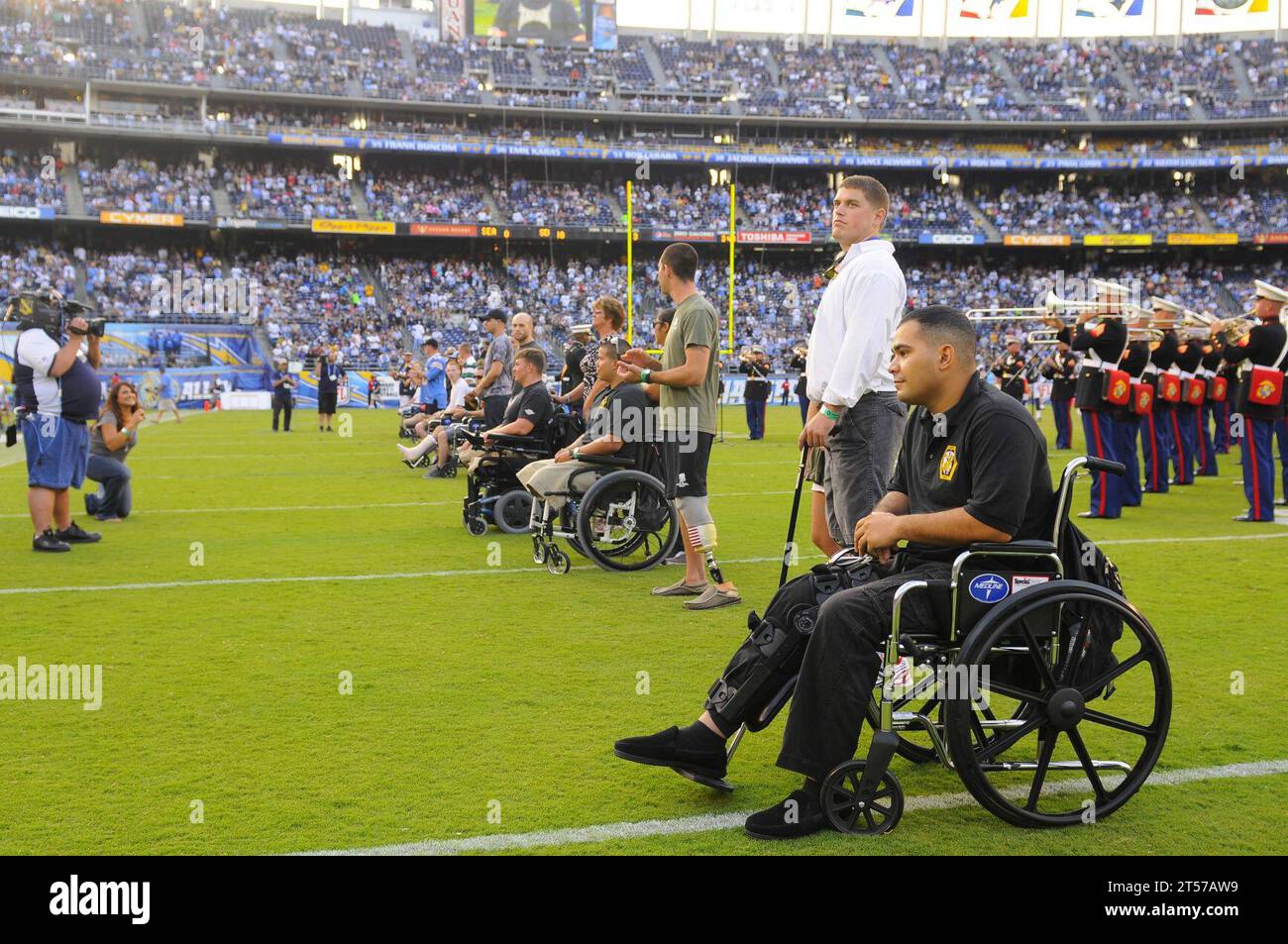 US Navy Service members from Wounded Warriors Battalion West are ...