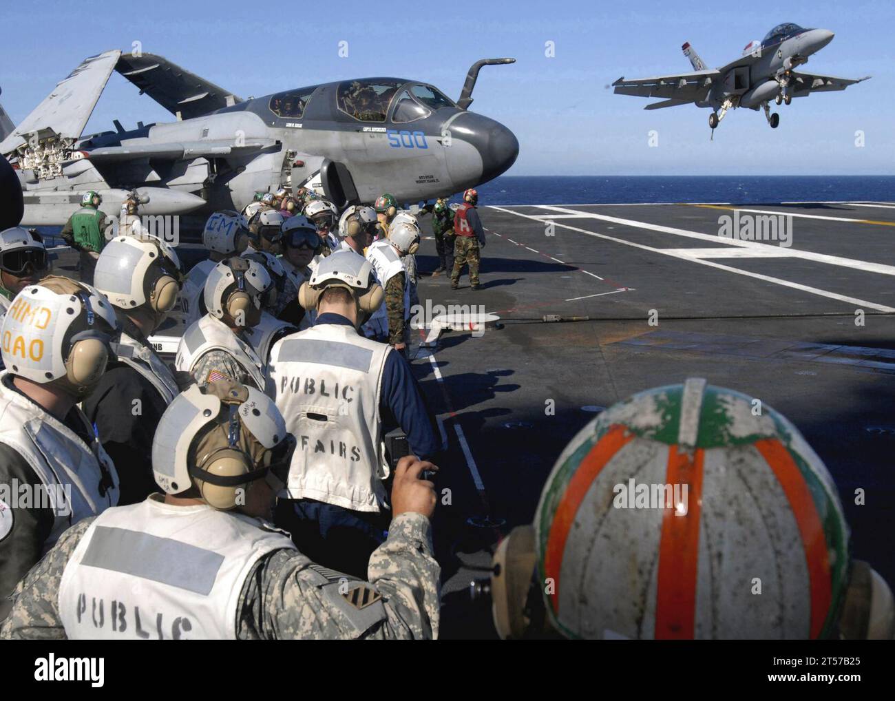 US Navy Soldiers and Marines who were wounded in combat overseas, left ...