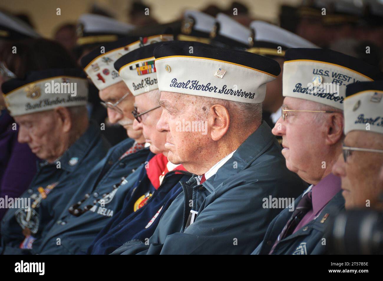 US Navy Survivors of the Dec. 7, 1941 Japanese attack on Pearl Harbor ...