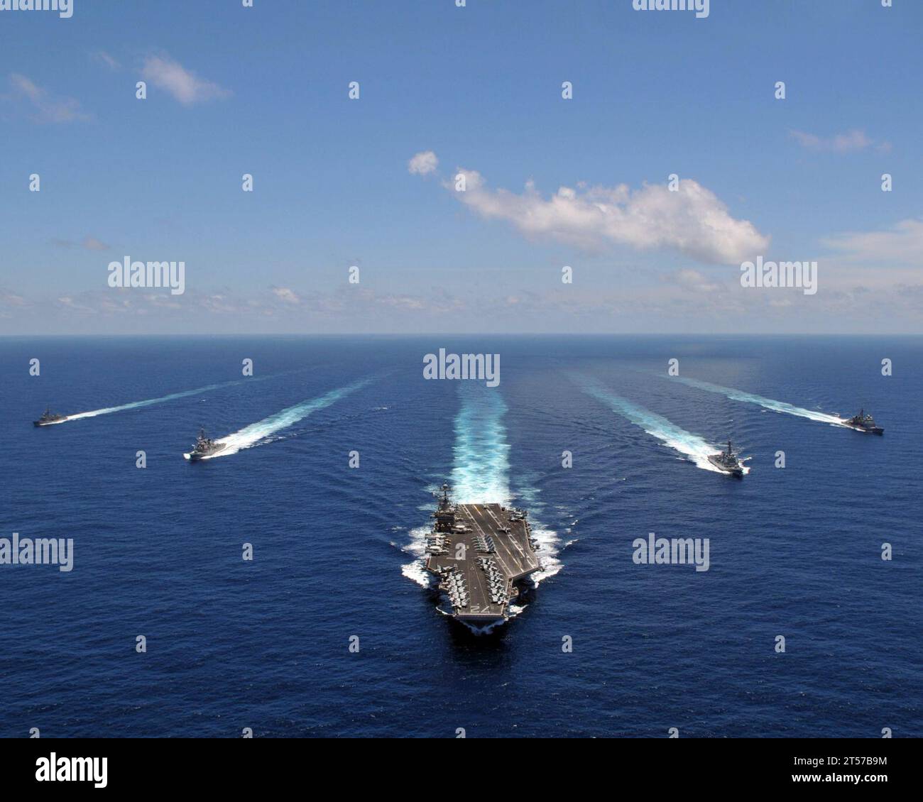 US Navy The aircraft carrier USS Abraham Lincoln (CVN 72) leads a ...